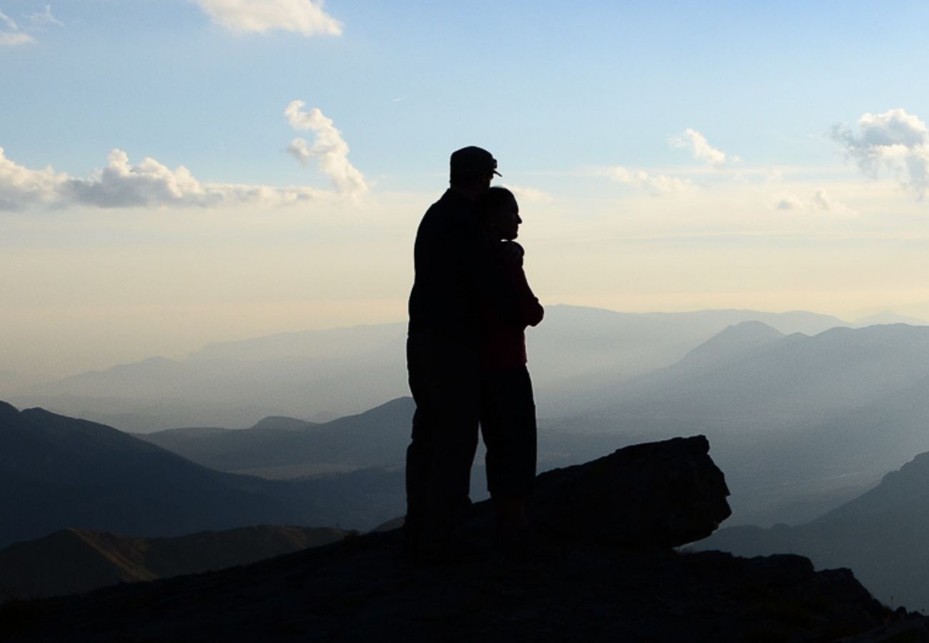 Love in the Mountains: Holidays for Every Type of Connection